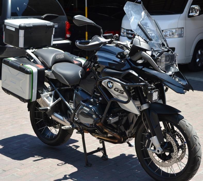 2017's BMW R1200GS Triple Black Edition Top of the Line R1200GSA, Cars ...