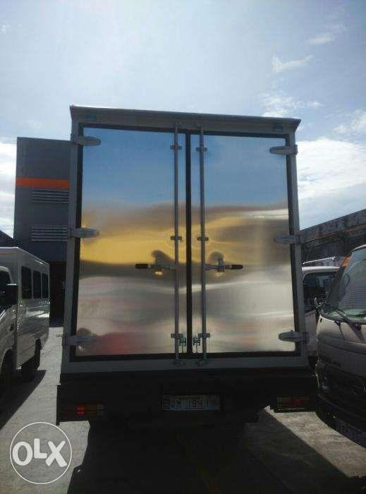 6 wheeler closed van truck for rent hire condo apartment building ...