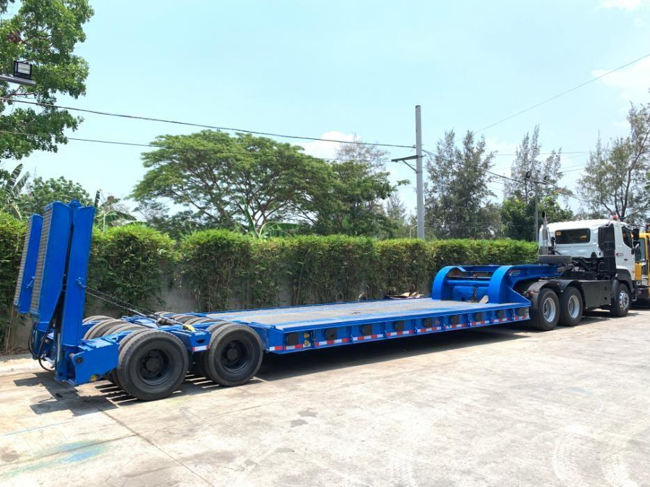 Low Bed Truck Rental Tractor Head with Lowbed Trailer for Rent ...