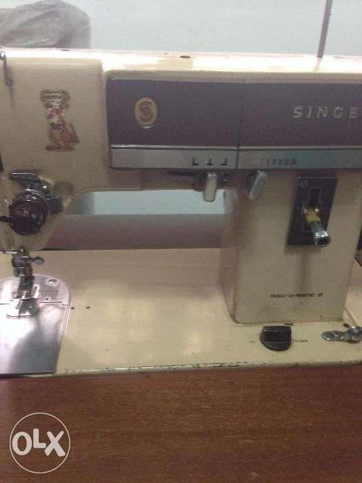Singer Sewing Machine Discomatic II, TV & Home Appliances, Other Home ...