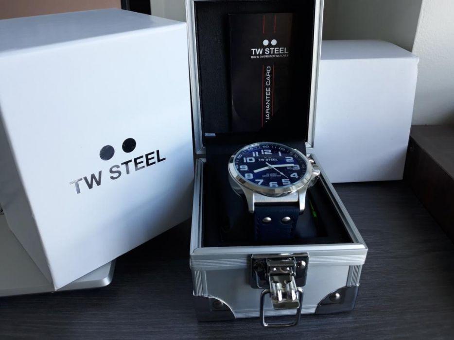 TW Steel Pilot Men's Watch TW401 ORIGINAL, Men's Fashion, Watches ...
