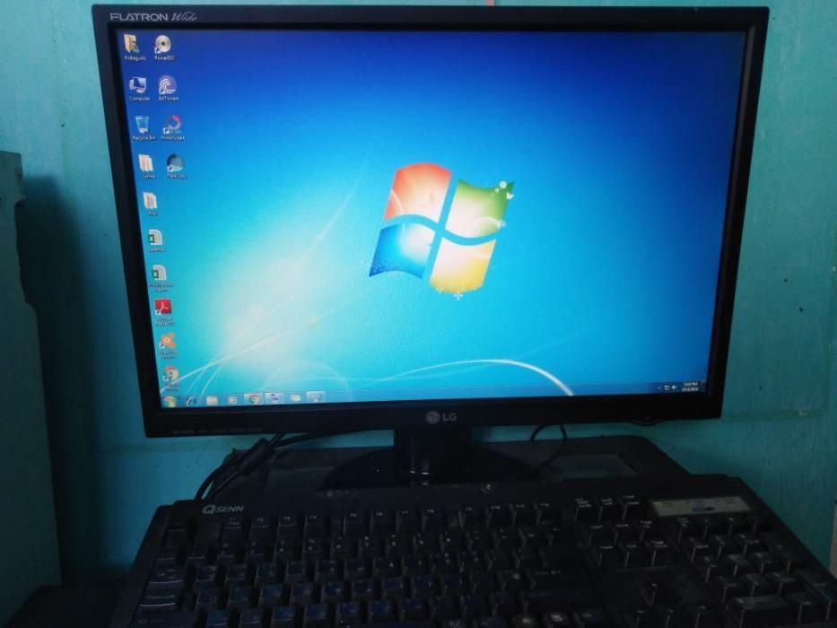 LG Lcd Monitor 22", Audio, Other Audio Equipment on Carousell