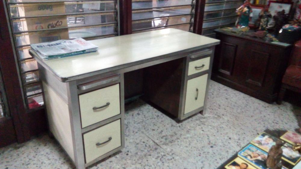 office table, Furniture & Home Living, Office Furniture & Fixtures on ...