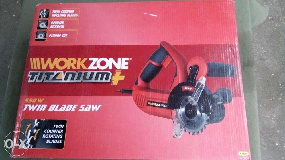 Workzone titanium twin blade saw 550watts 220V unused actual unit ...