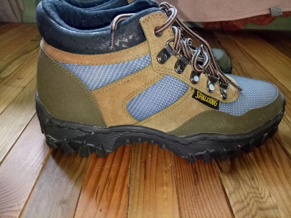 spalding high cut, Men's Fashion, Footwear, Sneakers on Carousell