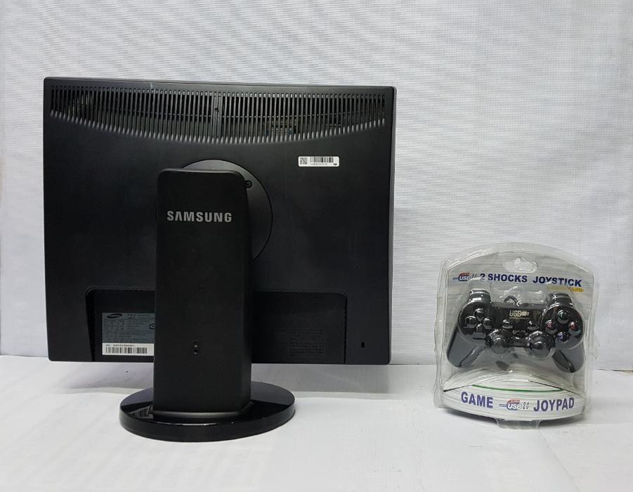Samsung SyncMaster 943B 19-inch LCD Monitor with PC USB 2.0 Game ...