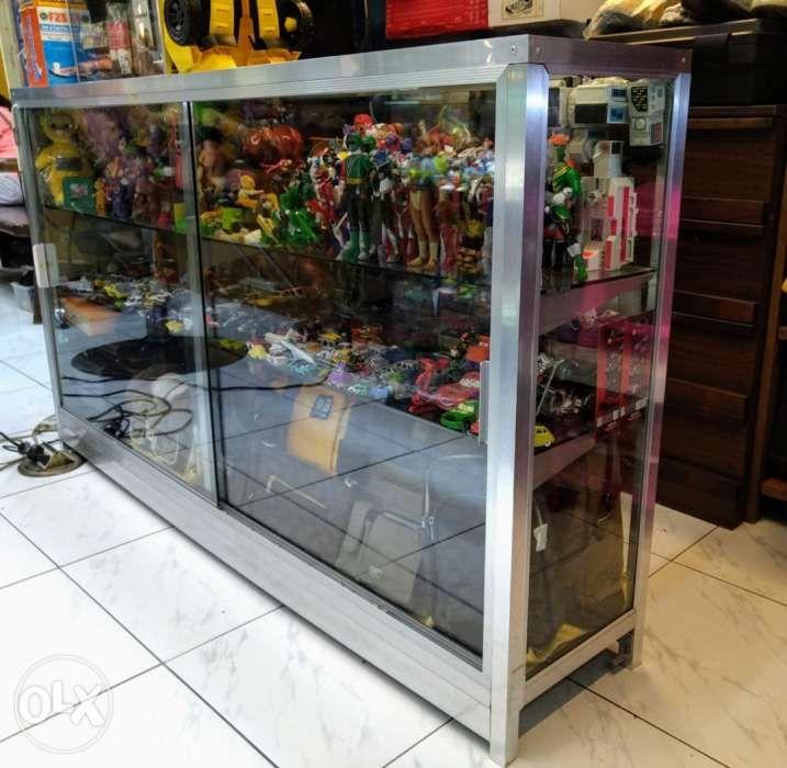 Glass Estante, Business Services, Others on Carousell