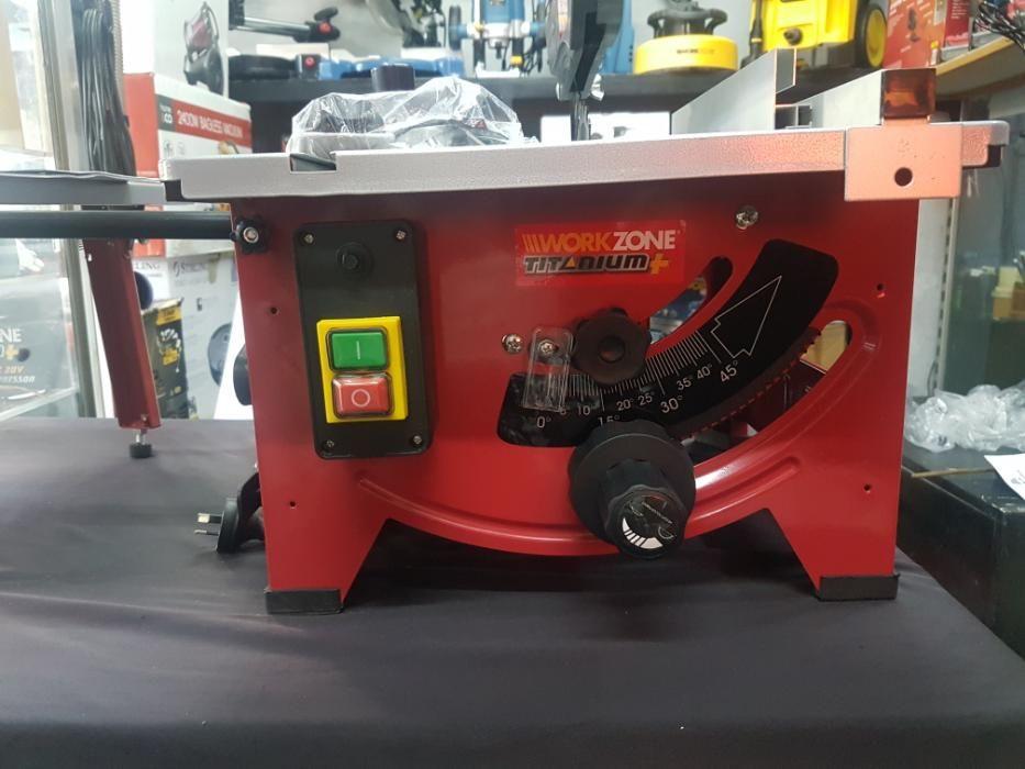 Table saw workzone, Commercial & Industrial, Construction Tools ...