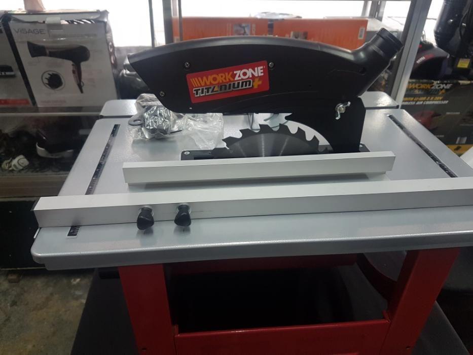 Table saw workzone, Commercial & Industrial, Construction Tools ...