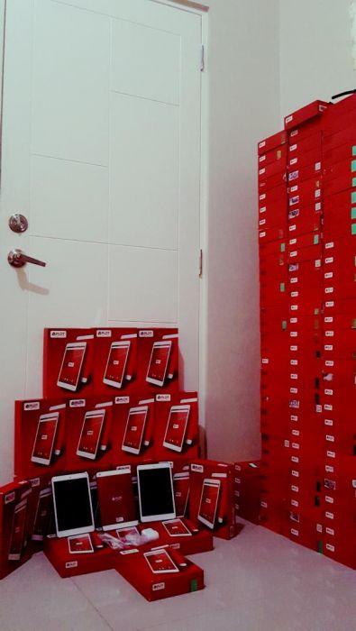 Pldt Red Tablet, Mobile Phones & Gadgets, Tablets, Android on Carousell