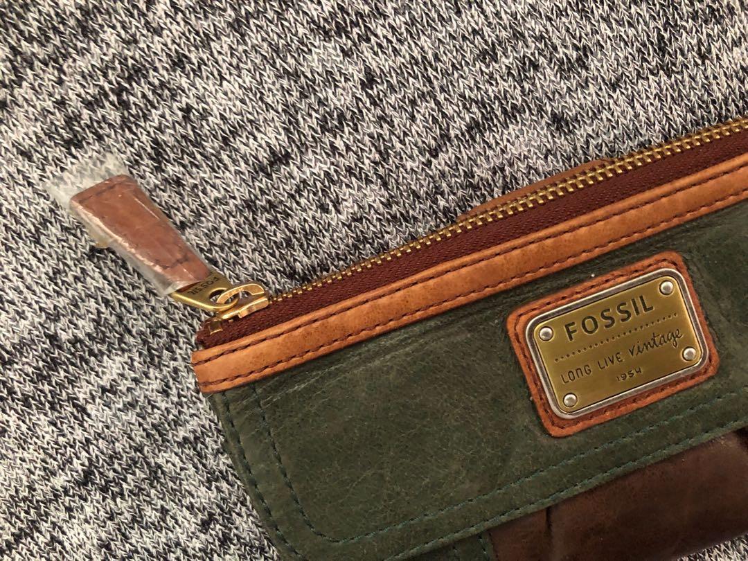 Brand New Fossil Wallet, Luxury, Bags & Wallets on Carousell