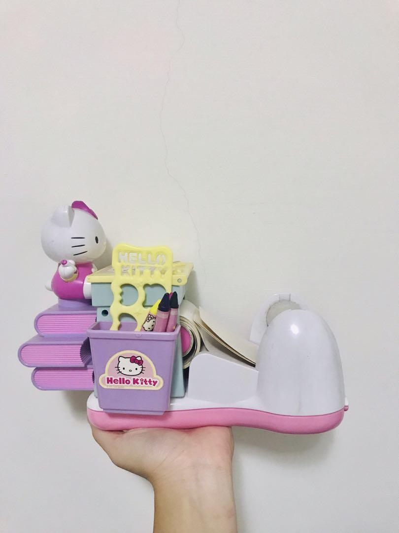 Hello Kitty 貼紙DIY製造機 （sticker maker machine), 書籍、休閒與玩具, 玩具、公仔、桌遊在旋轉拍賣