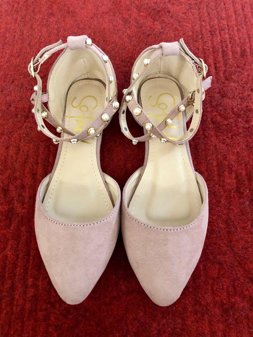 Brand New So fab! Flat shoes, Women's Fashion, Footwear, Flats ...