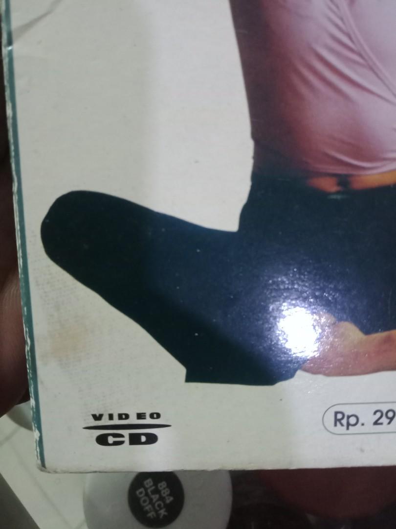 Vcd original belajar Yoga, Olah Raga, Perlengkapan Olahraga Lainnya di Carousell