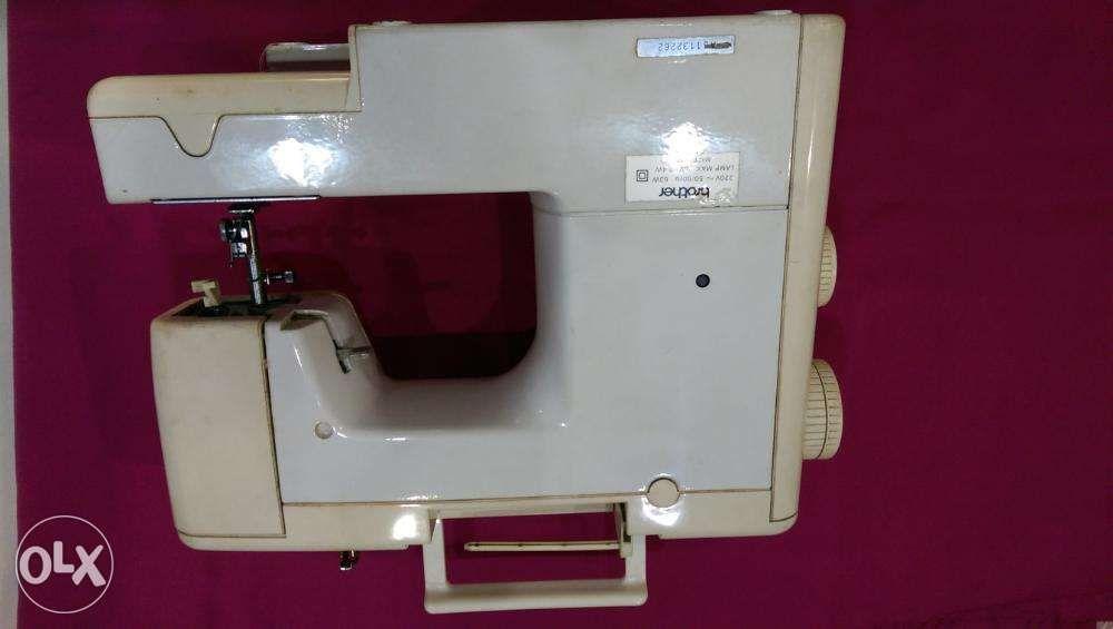 Brother Boutique 30 Mini Portable Sewing Machine, TV & Home Appliances ...
