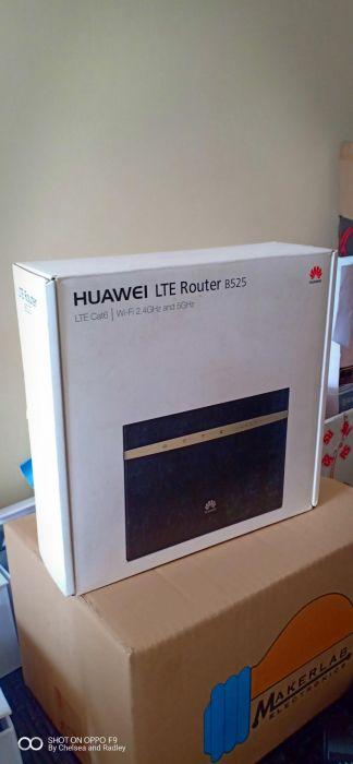 Huawei LTE Modem Black Mamba Openline 4pcs available, Audio, Other ...