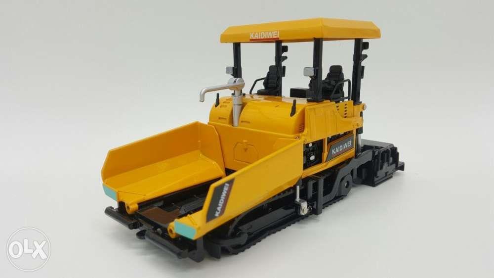 Asphalt paver diecast metal construction toy, Babies & Kids, Infant ...