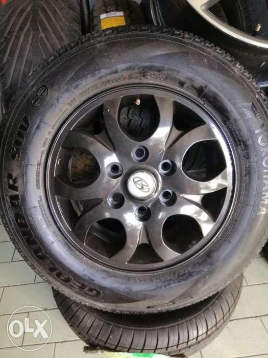 16 inch Hyundai Grand Starex 6x139 mags Gunmetal 215 70 Nexen Tires ...