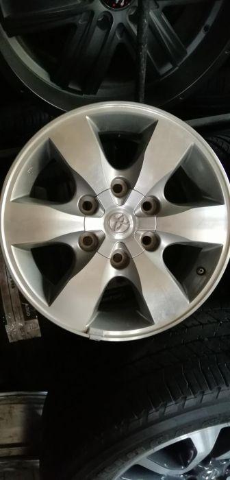 17 inch Toyota Fortuner 1st Gen Oem 6x139pcd Mag wheel Hiace Commuter ...