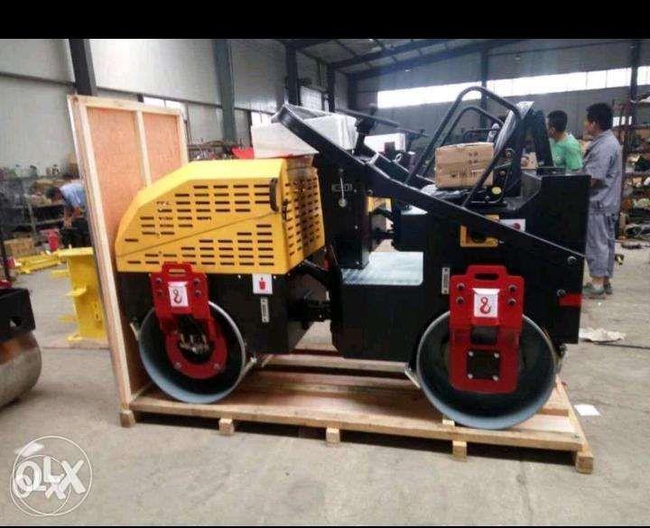 Road roller compactor pison 2 tonner, Commercial & Industrial ...
