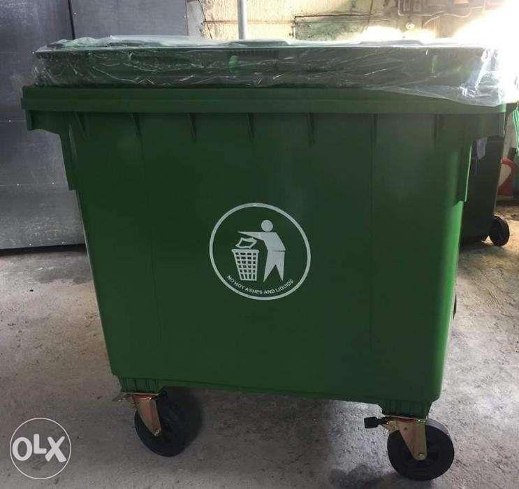 rolling trash bin 1100 liters, Furniture & Home Living, Cleaning ...