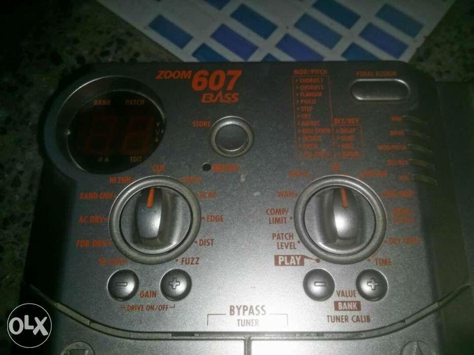 Zoom 607 Bass MultiEffect, Hobbies & Toys, Music & Media, CDs & DVDs on ...