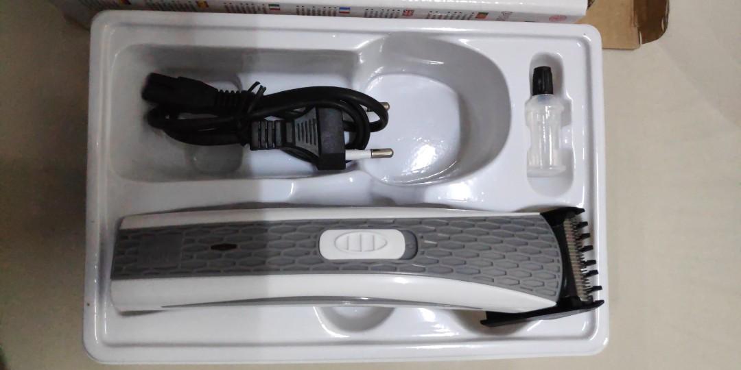 Nova hair trimmer, Beauty & Personal Care, Men's Grooming on Carousell