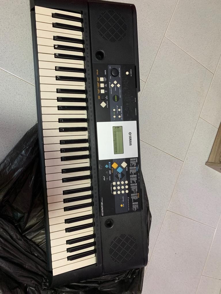 Yamaha electronic piano, Hobbies & Toys, Music & Media, Musical ...