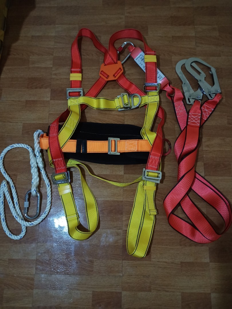 Full body harness with back support, Commercial & Industrial ...