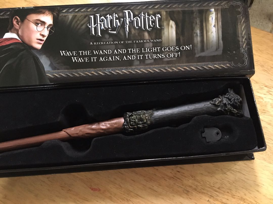Harry Potter - Harry Potter Light Up Wand, Hobbies & Toys, Toys & Games ...