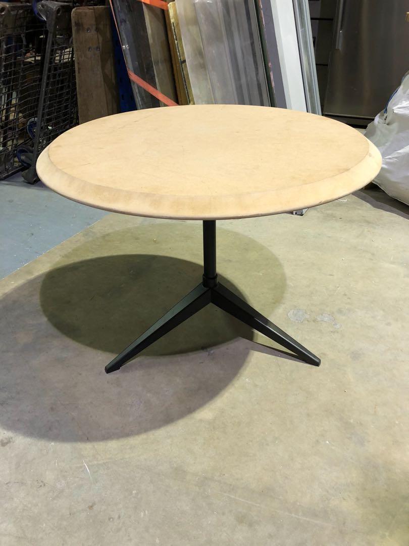 Low table, Furniture & Home Living, Furniture, Tables & Sets on Carousell