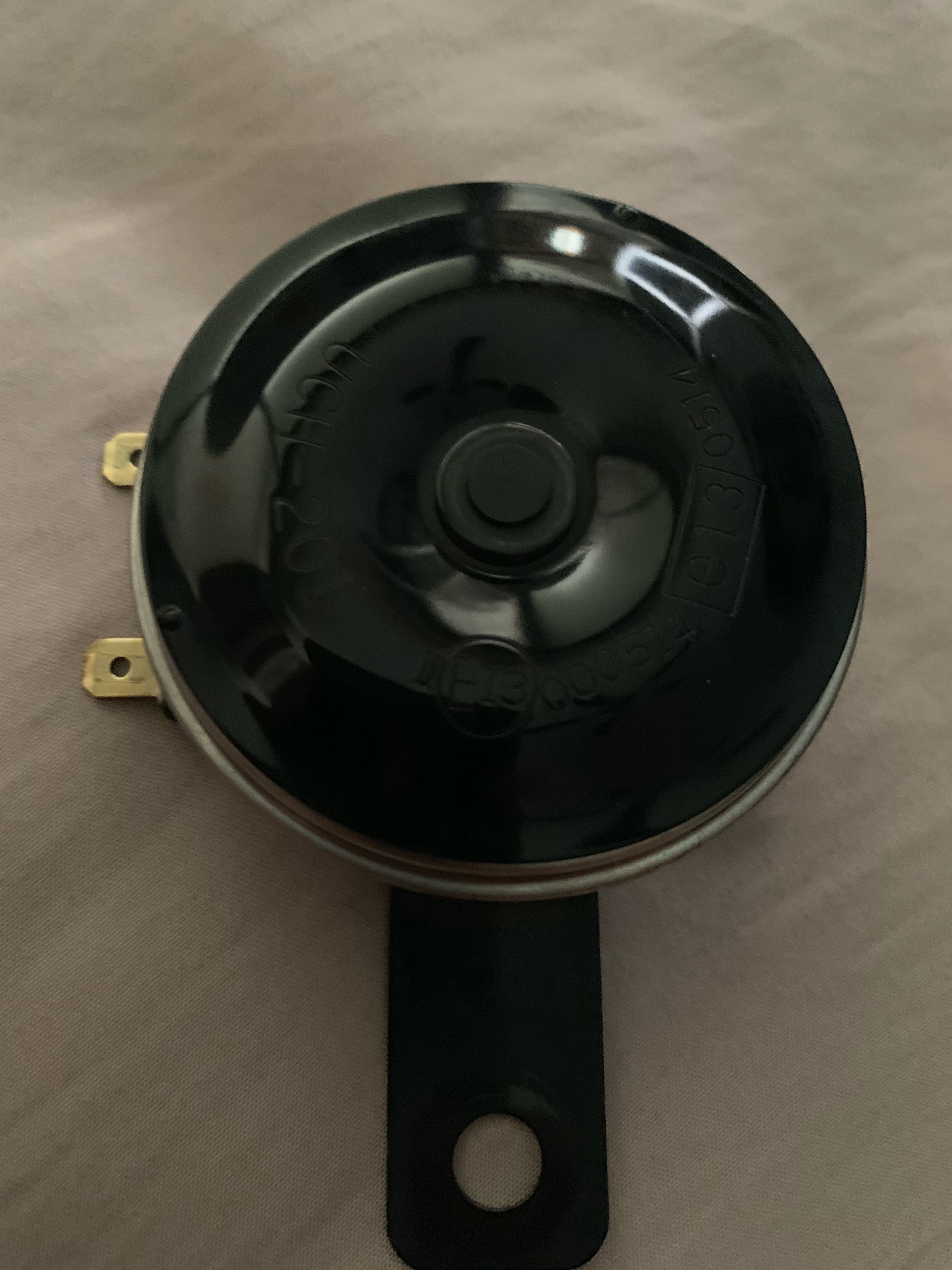 MT03 stock horn, Motorcycles, Motorcycle Accessories on Carousell