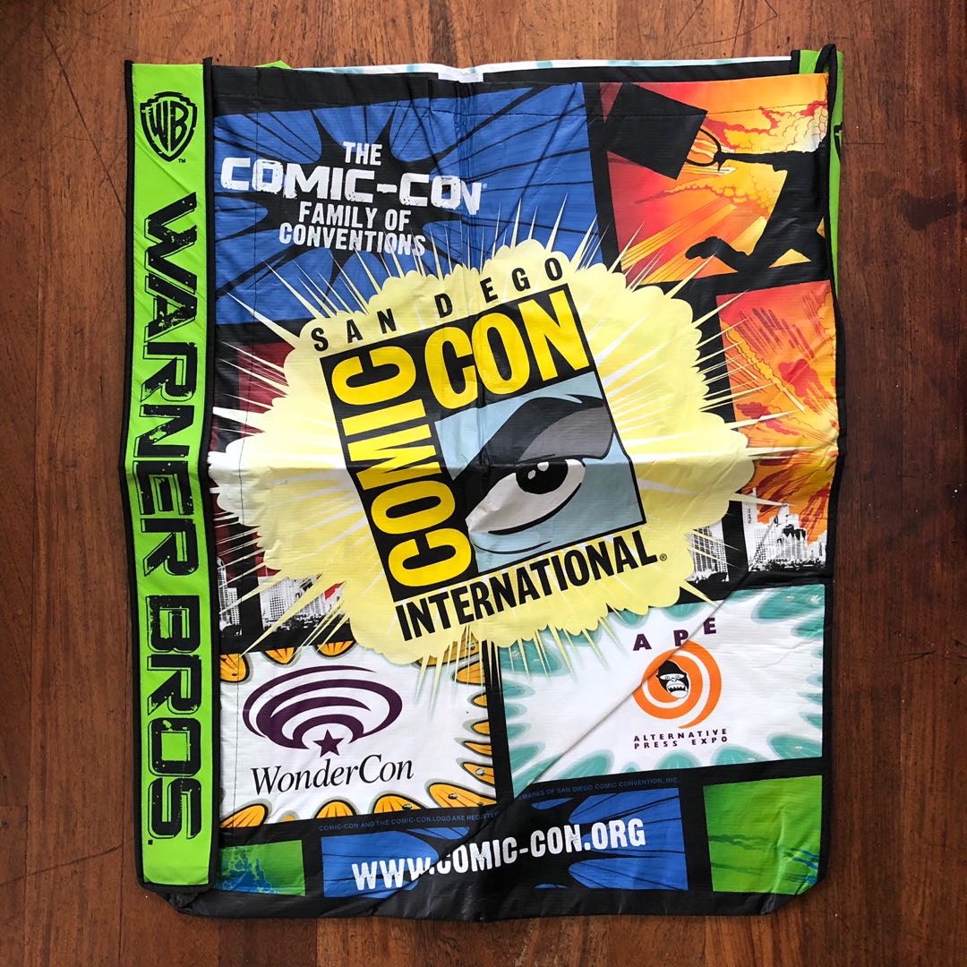 San Diego Comic-Con International Warner Bros Chuck Oversized Bag ...