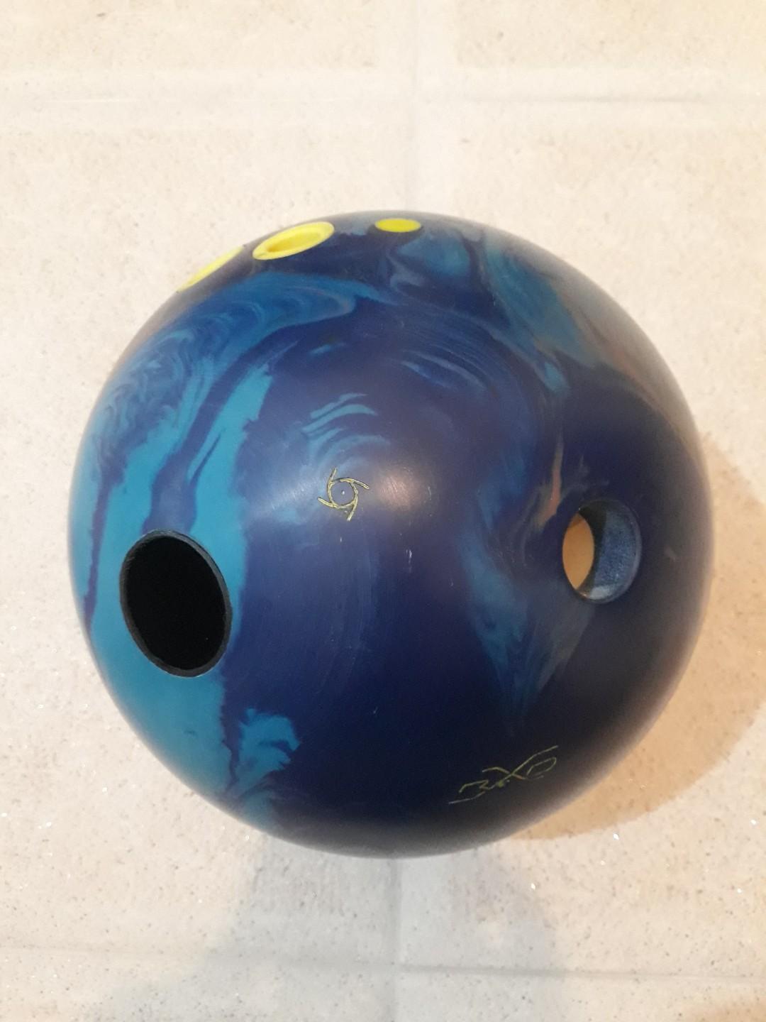 Storm Sure Lock 14 lbs bowling ball., Sports Equipment, Sports & Games ...