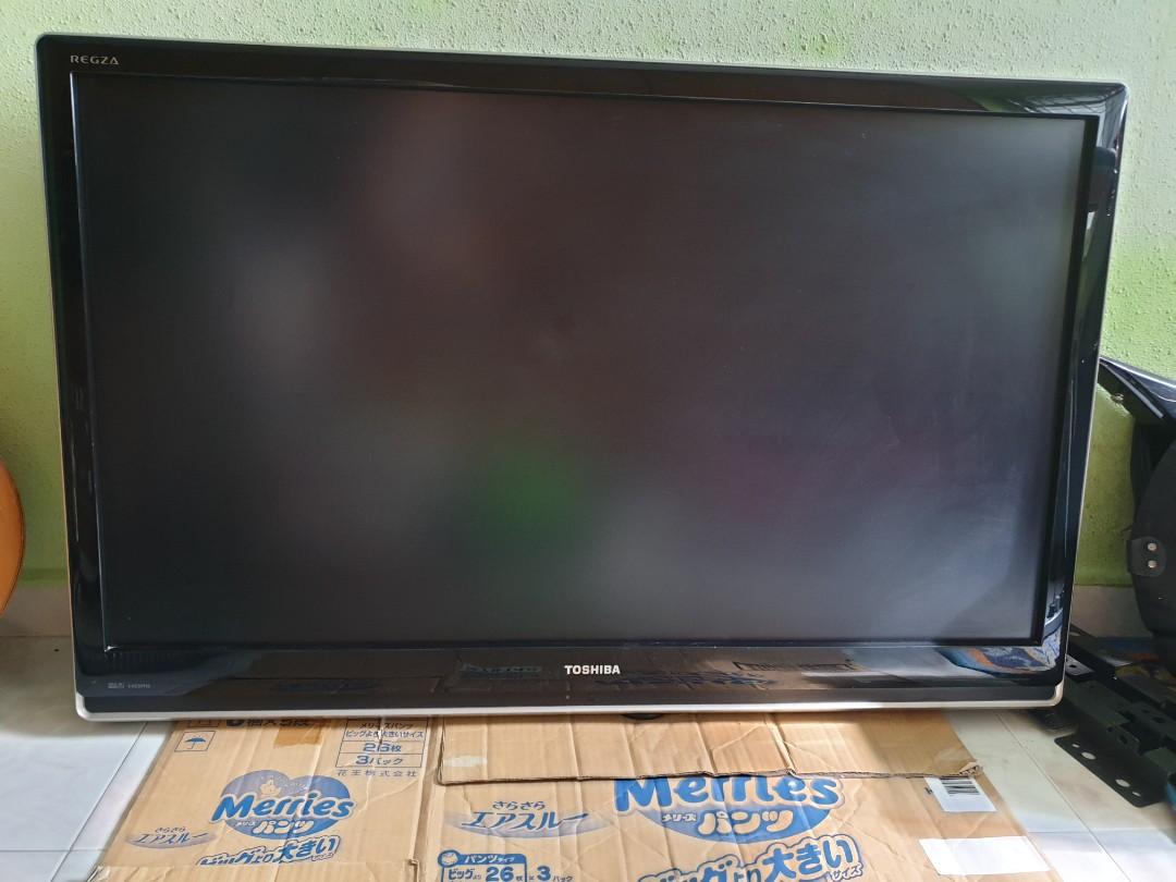 Toshiba 42" LCD tv, TV & Home Appliances, TV & Entertainment, TV on ...