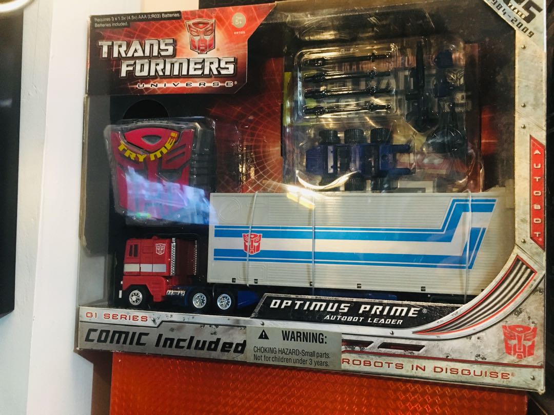 Transformers Universe Optimus Prime with Magazine 25 years edition ...