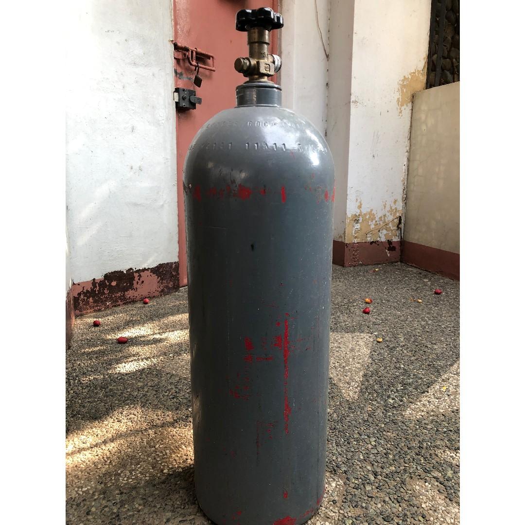 EMPTY Carbon Dioxide Tank 20lbs capacity - 7 pieces available, Food ...