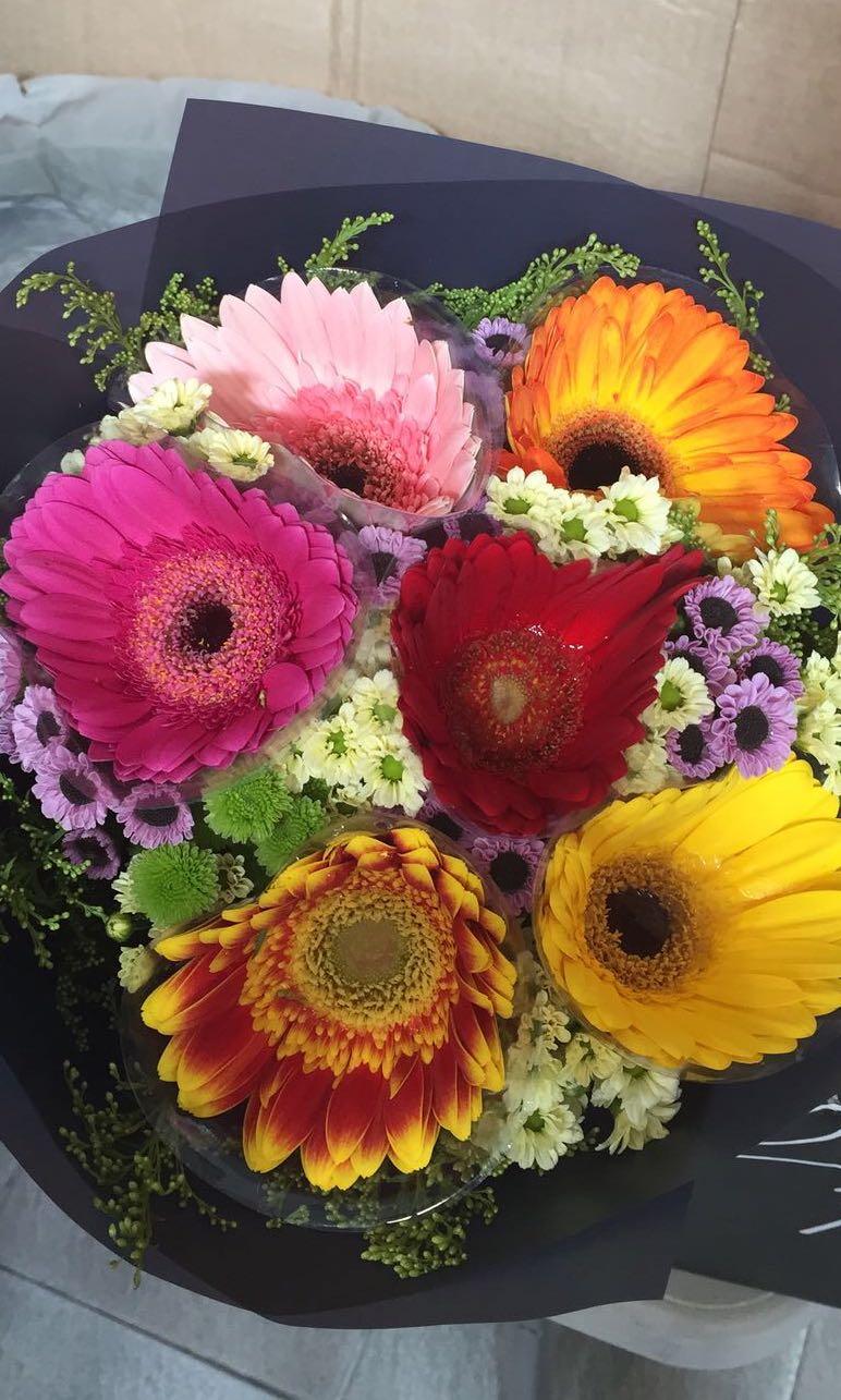 Convocation Graduation flowers and bears NTU gifts, Hobbies & Toys ...