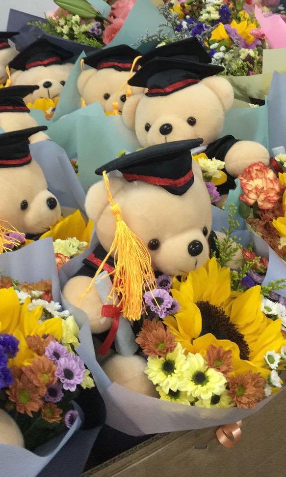 Convocation Graduation flowers and bears NTU gifts, Hobbies & Toys ...