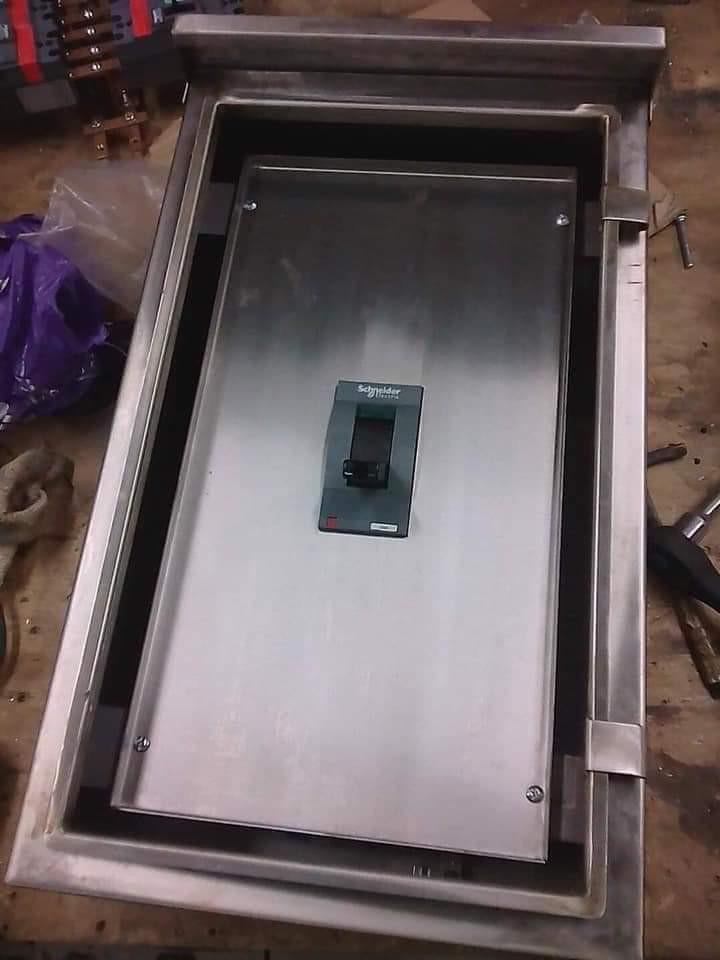 Enclosed Circuit Breaker Step Up (down) Transformer Electrical ...