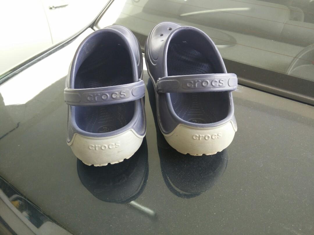 Crocs original, Men's Fashion, Footwear, Flipflops and Slides on Carousell