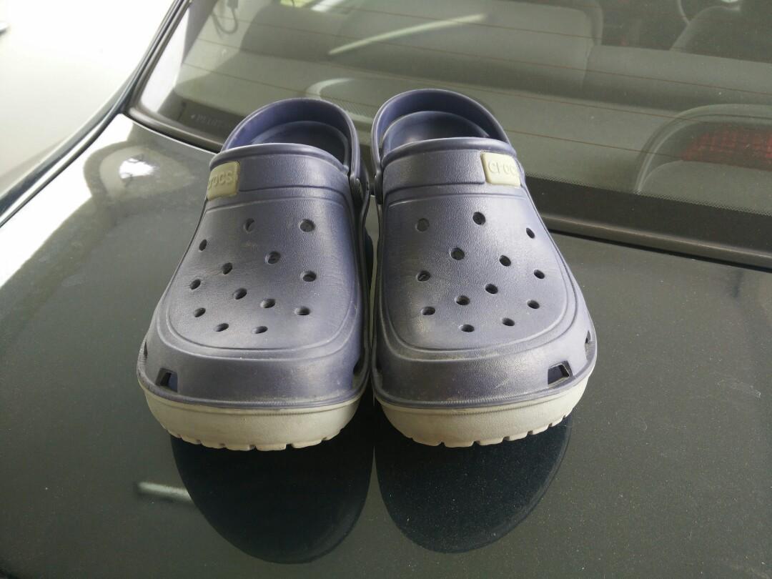Crocs original, Men's Fashion, Footwear, Flipflops and Slides on Carousell