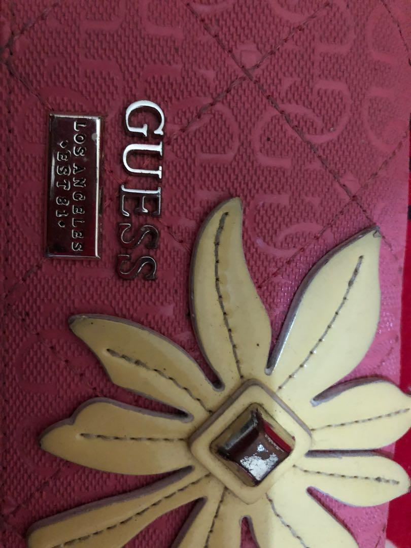 Dompet guess sesuai foto, Fesyen Wanita, Tas & Dompet di Carousell
