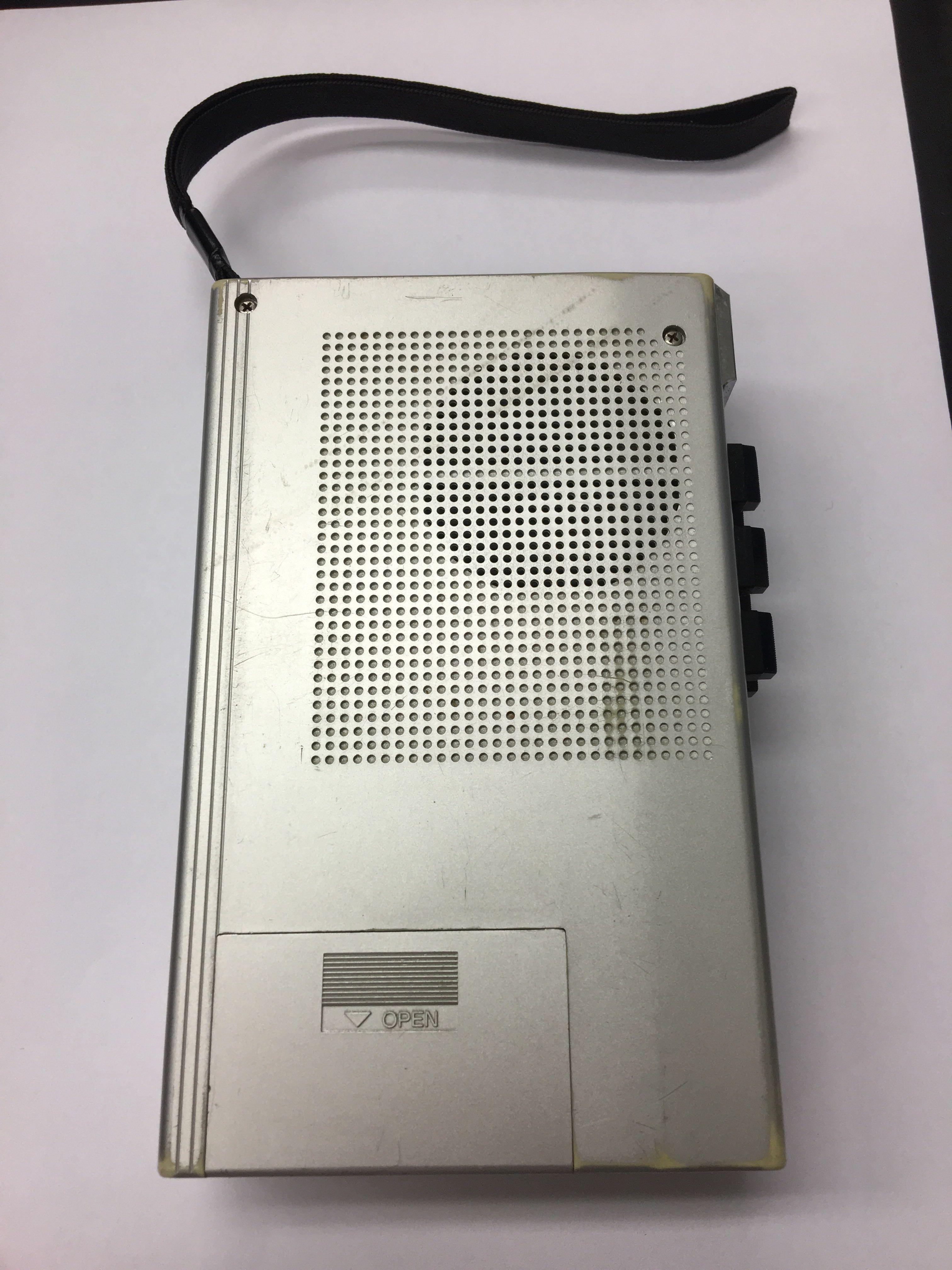 Vintage Sanyo M1010 Walkman Tape Cassette Recorder Good Working Condition, 其他, 其他 - Carousell