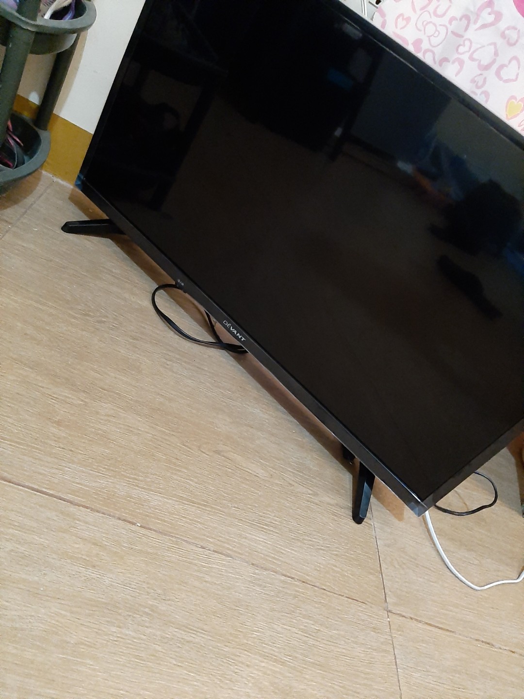 DEVANT 32" smart tv, TV & Home Appliances, TV & Entertainment ...