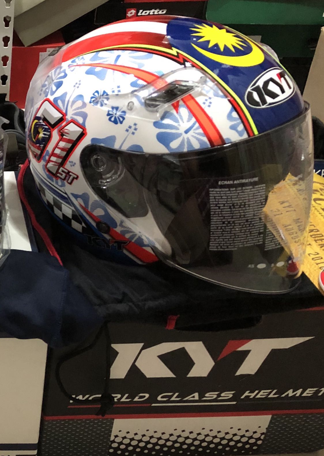 KYT Merdeka 61, Auto Accessories on Carousell