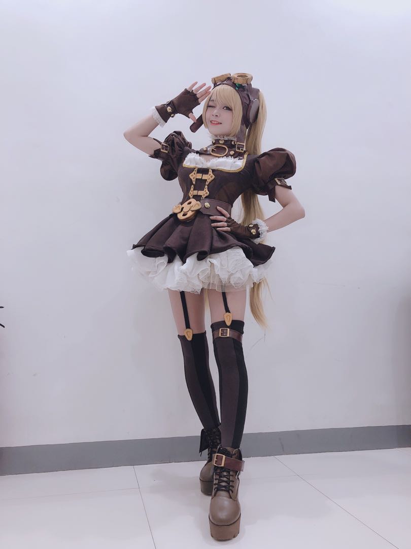 Layla costume, Hobbies & Toys, Stationery & Craft, Occasions & Party ...