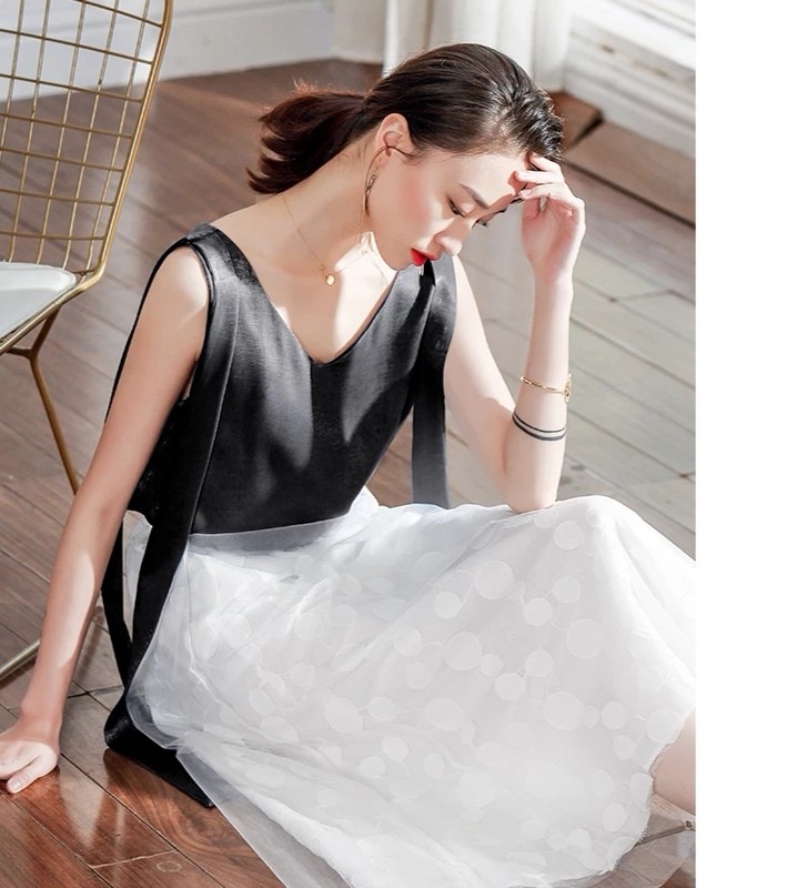 Brand New with tag Black top (with or without ribbon), Women's Fashion ...