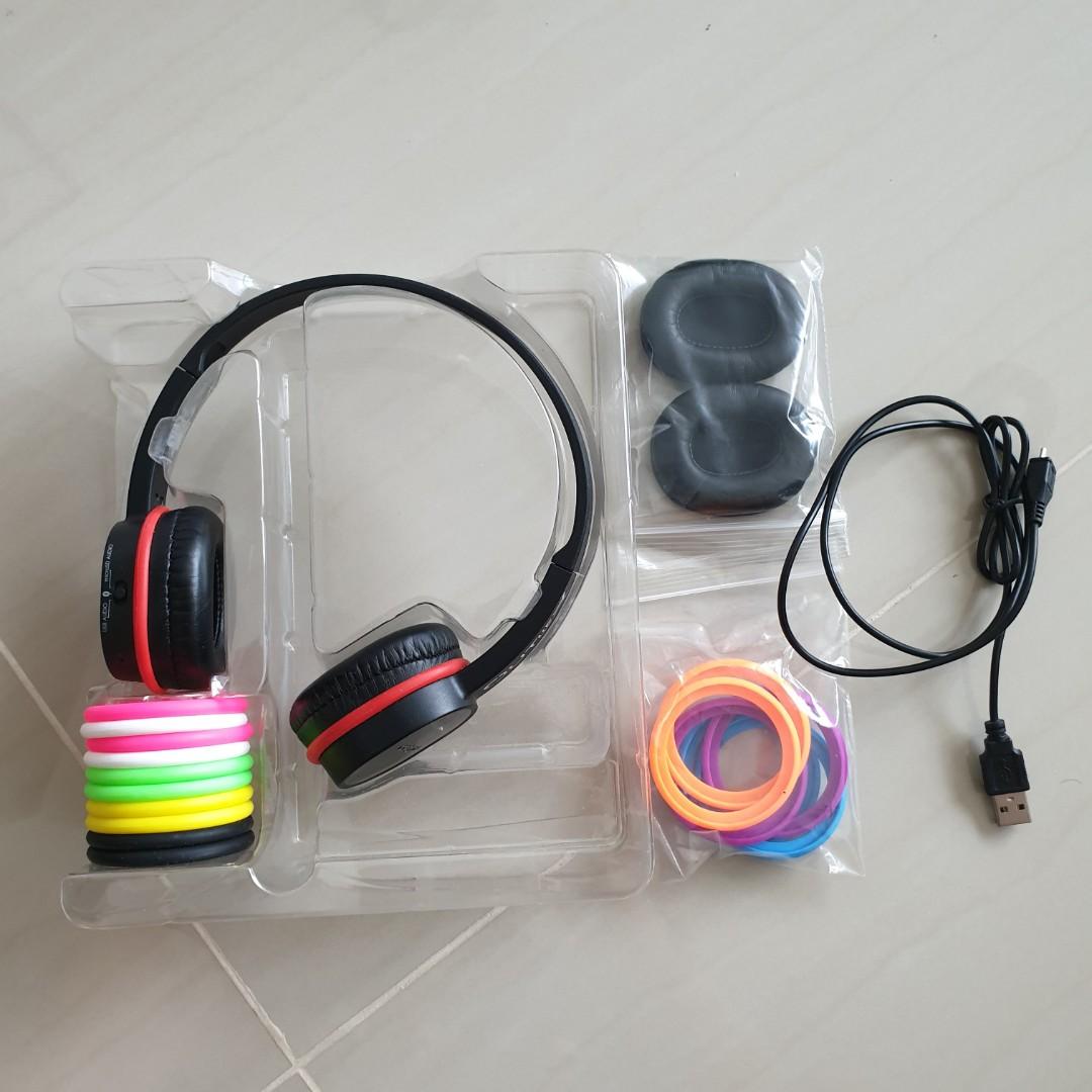 Creative Outlier Headset, Audio, Headphones & Headsets on Carousell
