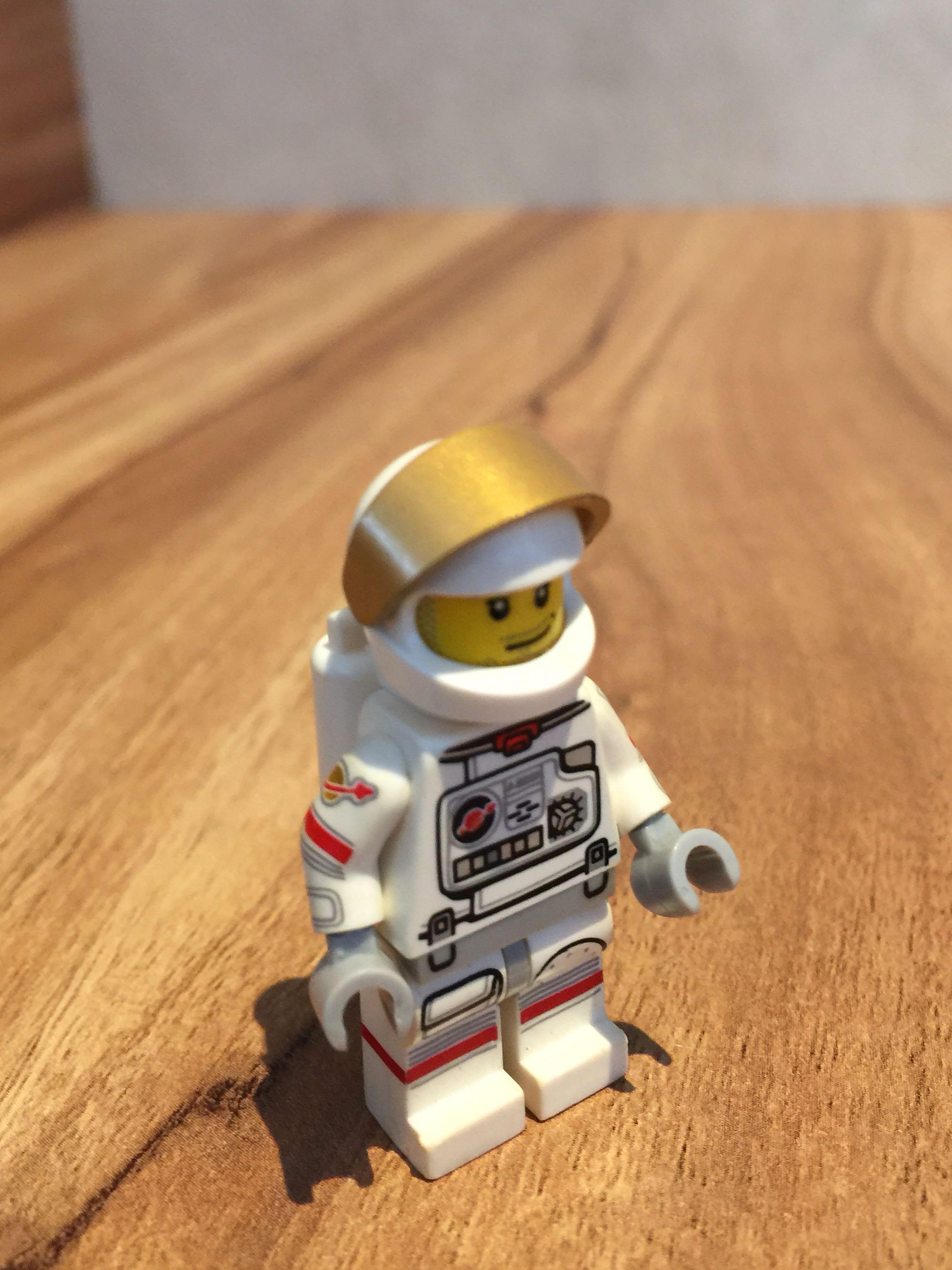 Lego Minifigure spaceman, Hobbies & Toys, Toys & Games on Carousell